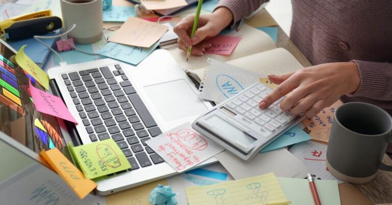 How to Organize Your Desk: 11 Tips for Maximum Productivity - MyStackBox
